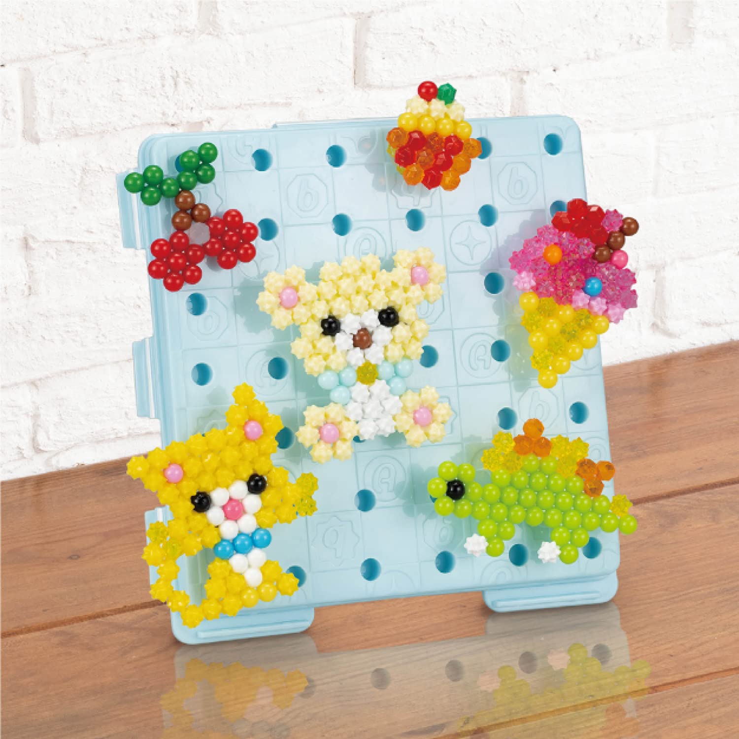 Aquabeads Beginners Carry Case, Complete Arts & Crafts Bead Kit for Children - Over 900 Beads