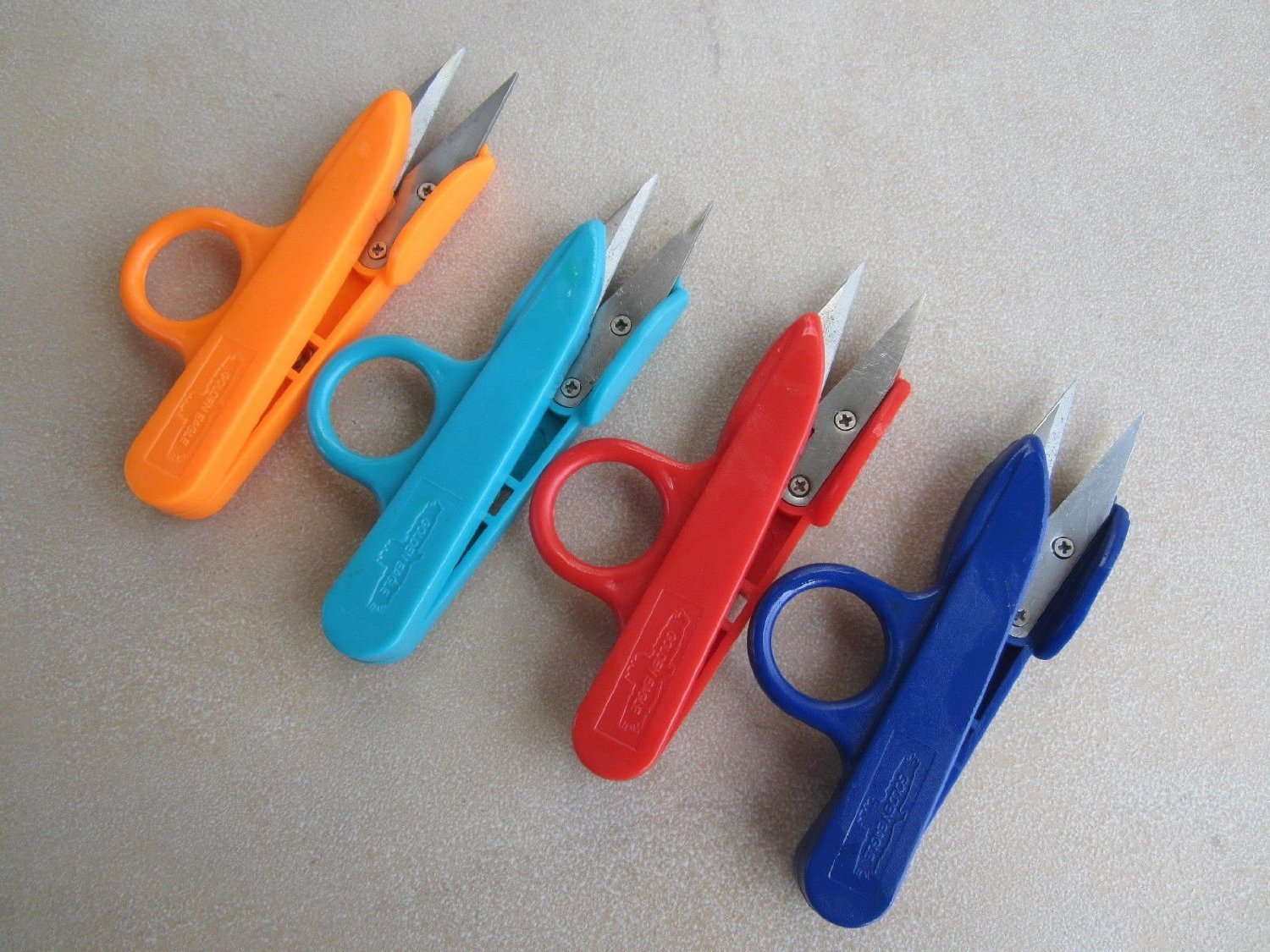 LOT OF 12PCS Random Color Sharp Point Quick-Clip Lightweight Speed Cutting Scissor for Sewing (Random Color)