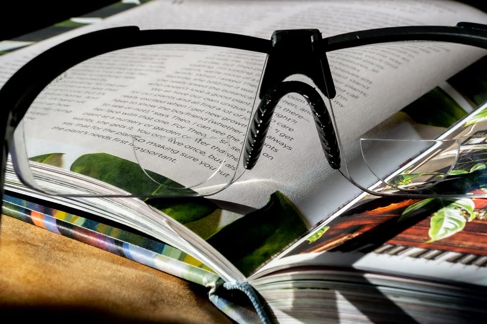 StickTite Lenses Small 28mm (Single Pack) β Stick-on bifocal lenses - Instantly convert sunglasses into magnified, bifocals. Reusable lenses (1 pair) 1.75 diopter