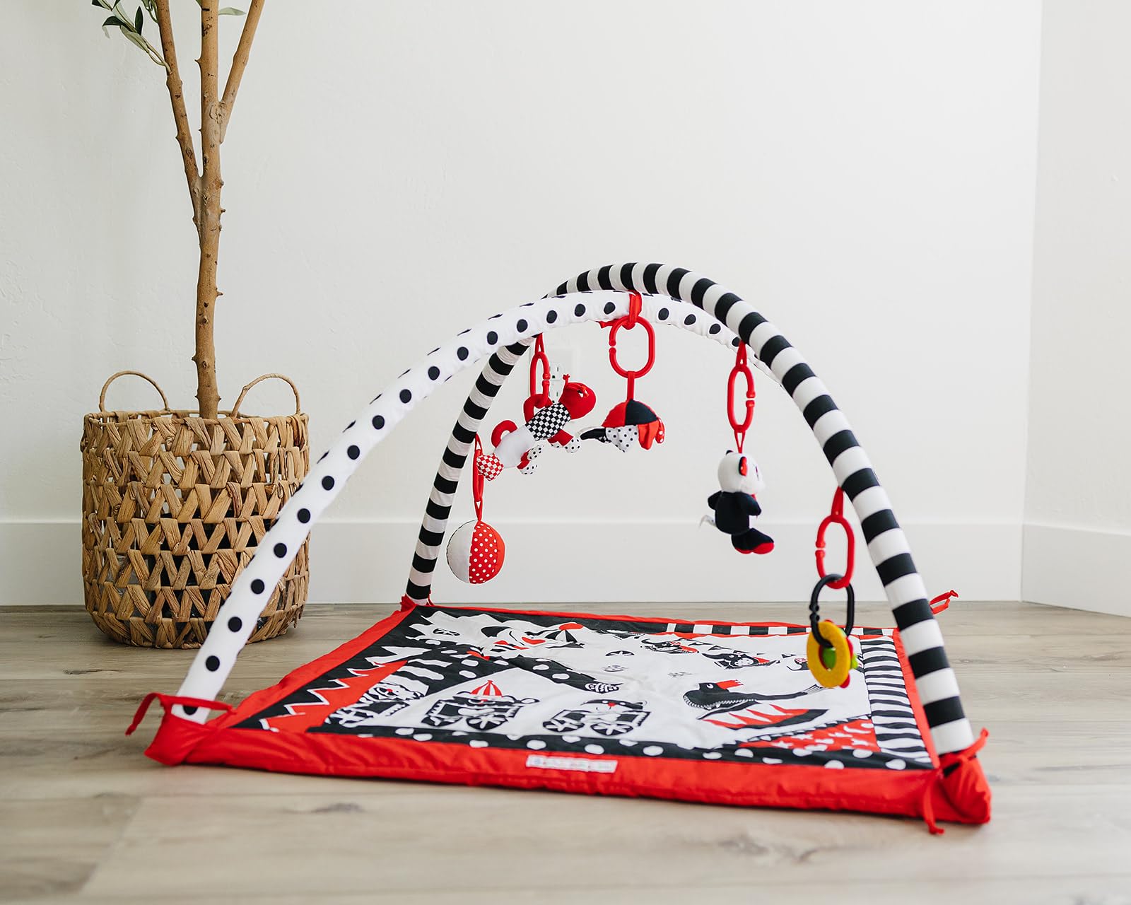 Black, White & Red Activity 3D Playmat & Gym