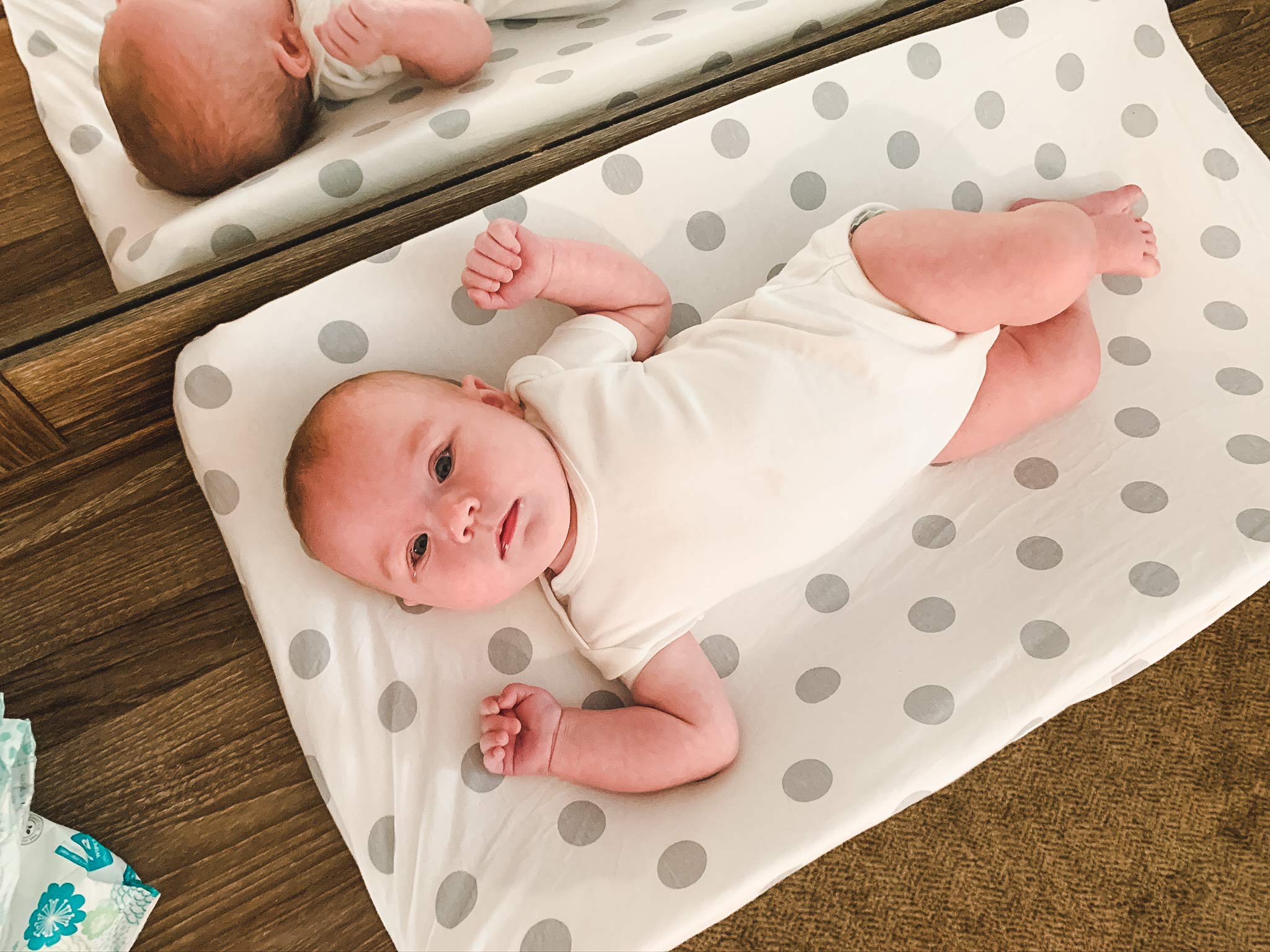Changing Pad Cover β Premium Baby Changing Pad Covers 4 Pack β Boy or Girl Changing Pad Cover β Pure Jersey Knit Machine Washable Grey and White Changing Table Cover β Diaper Changing Pad Cover Sheets