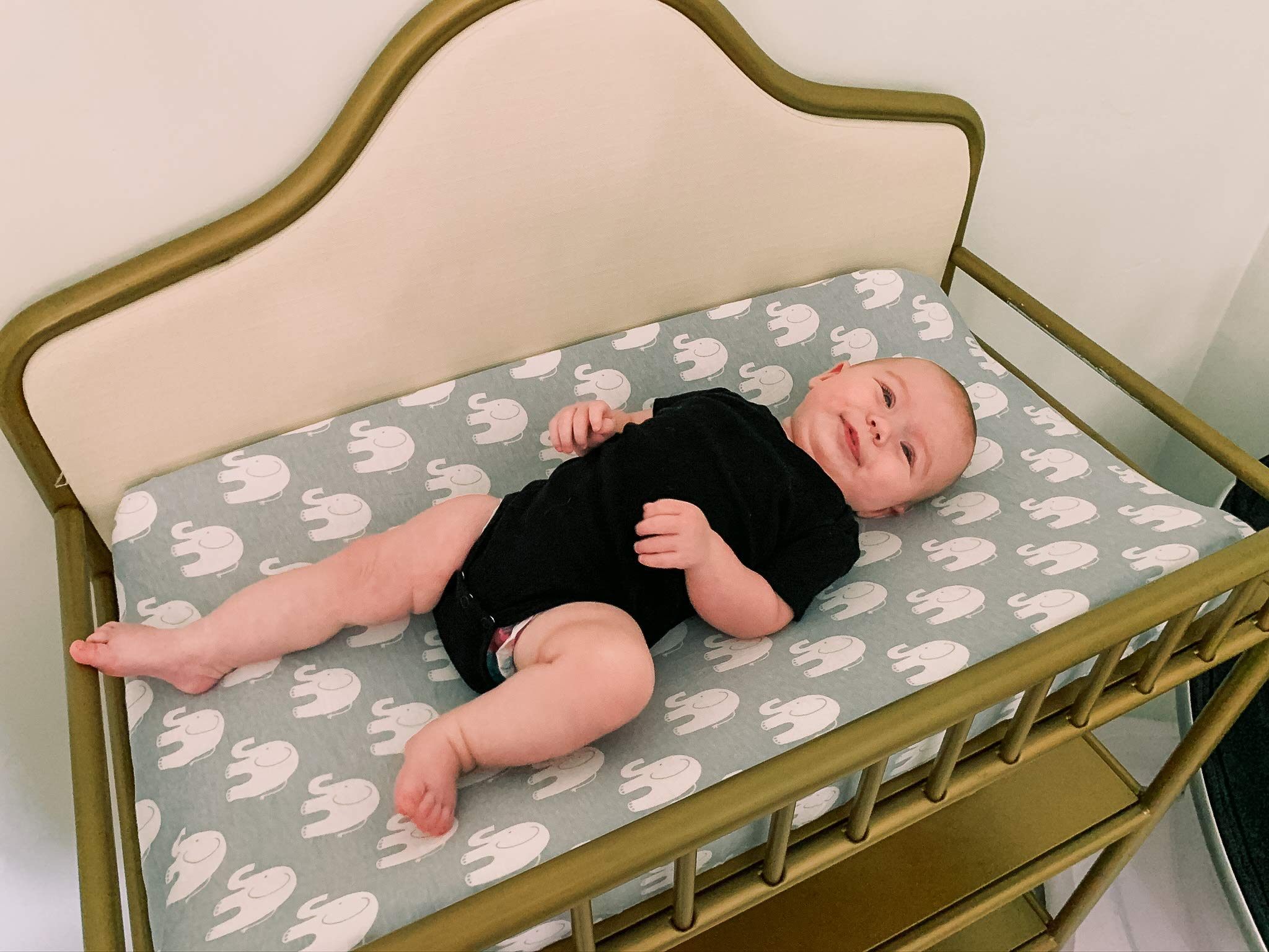 Changing Pad Cover β Premium Baby Changing Pad Covers 4 Pack β Boy or Girl Changing Pad Cover β Pure Jersey Knit Machine Washable Grey and White Changing Table Cover β Diaper Changing Pad Cover Sheets