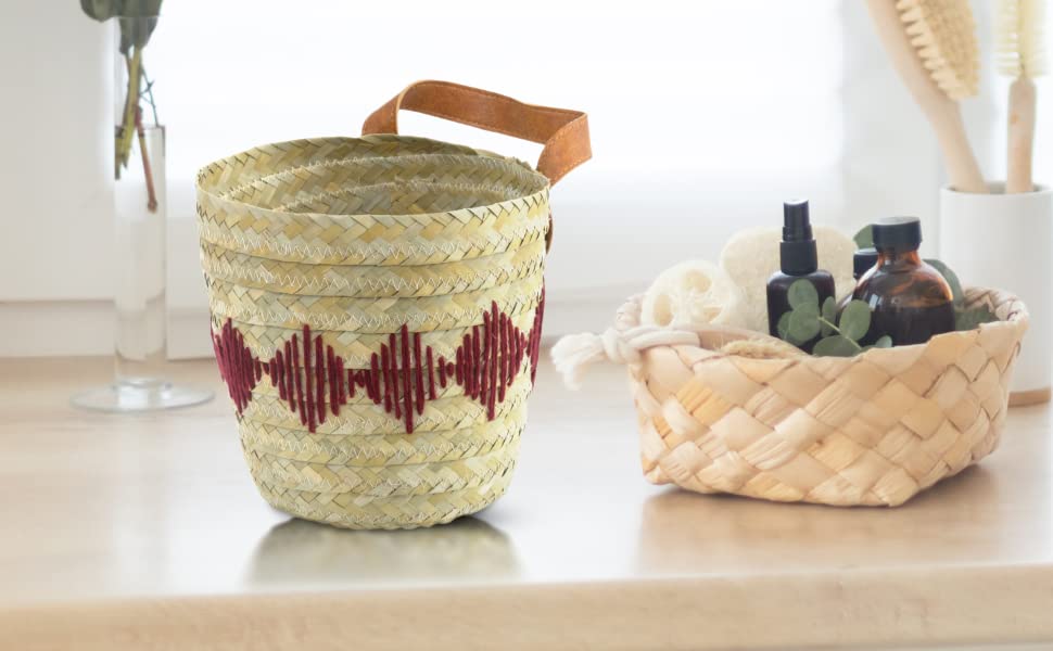 ATHENA HOME Hanging Basket - Small Woven Wicker Seagrass Hanging Basket Set 2 Flower Plants Wall Basket Decor 8 x 8 x 11 inches