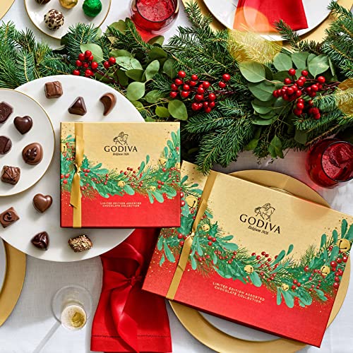 Godiva Chocolatier Holiday 2022 Chocolate Gift Box - 19 Piece Assorted Gourmet Dark, Milk and White Chocolates, 1 Gift Box – Limited Edition Gift Set for Chocolate Lovers