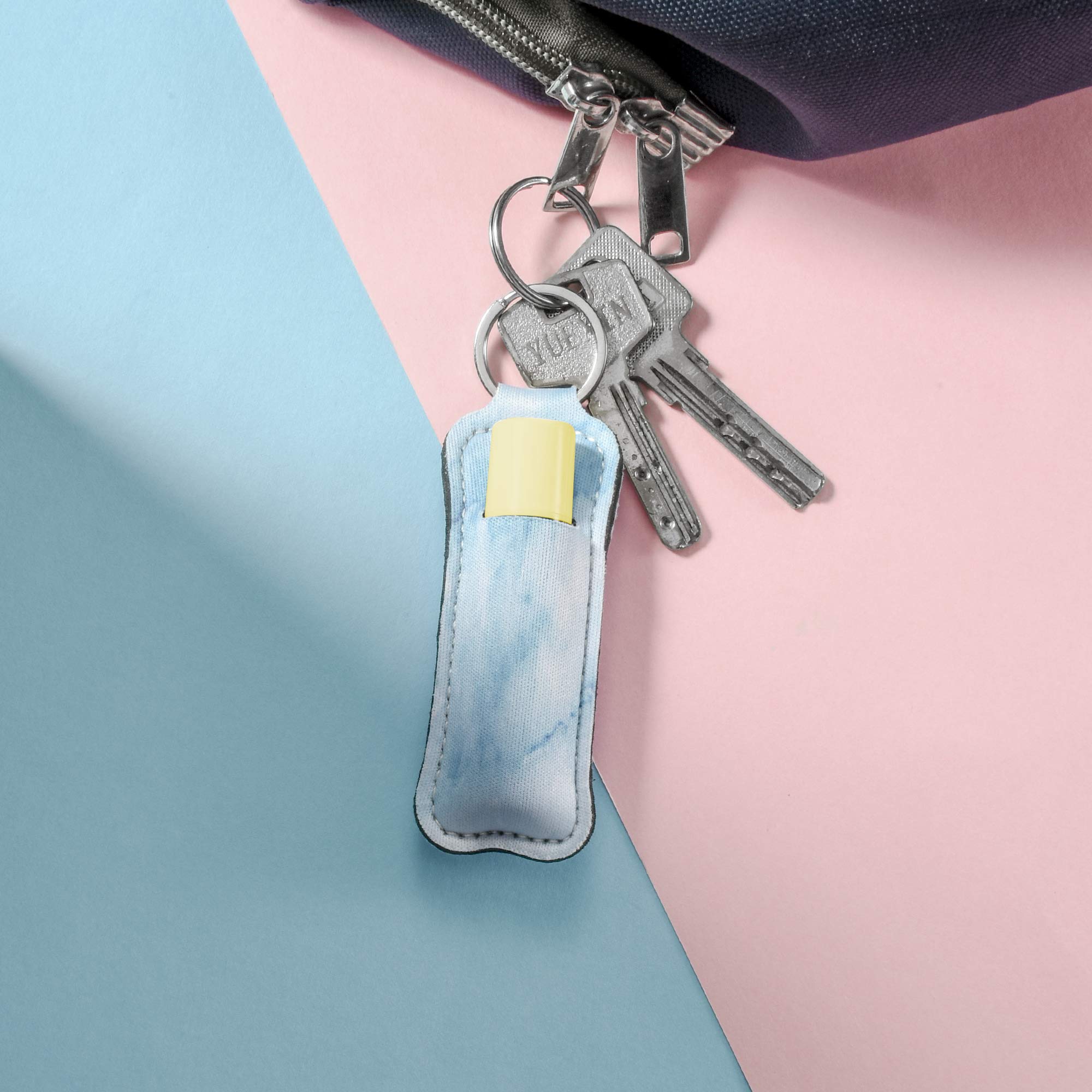 Beautyflier Clip-on Sleeve Chapstick Pouch Keychain Lipstick Holder Elastic Lip Balm Holder Travel Accessories