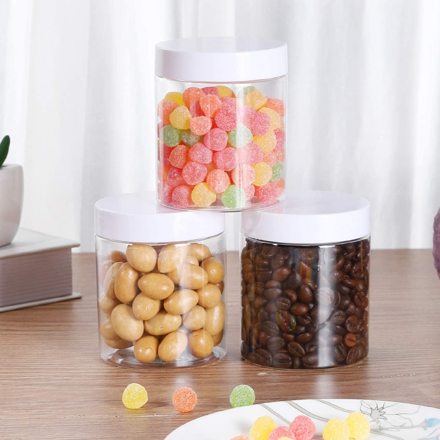 Dabacc 8 OZ Plastic Jars with Lids, Clear Plastic Containers, 32Pcs Clear Plastic Slime Mason Spice Jar Empty Round Container with White Lid & Chalkboard Sticker for Kitchen Dry Food Spices Jelly