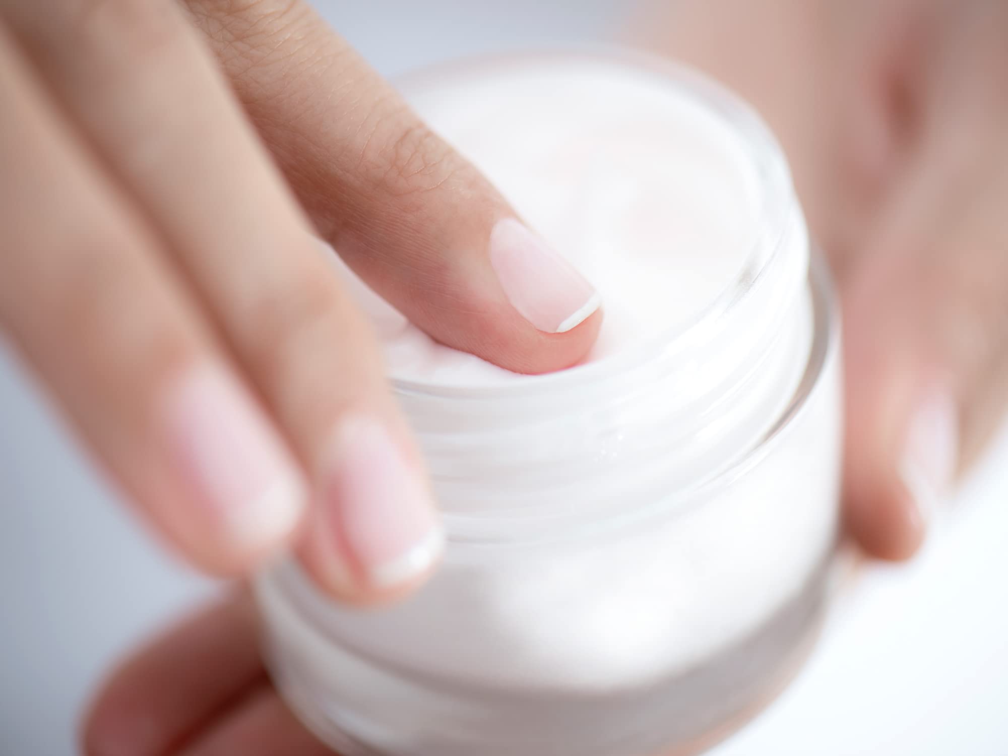 20 Pcs 2 Ounce Plastic Jars Containers Round Screw Lids Cosmetic Jars Leak Proof Clear Containers for Cosmetic, Salves, Balms, Lip Balm or Others, White Lids