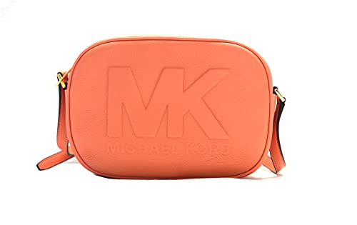 Jet Set Medium Embossed Pebbled Leather Crossbody Bag