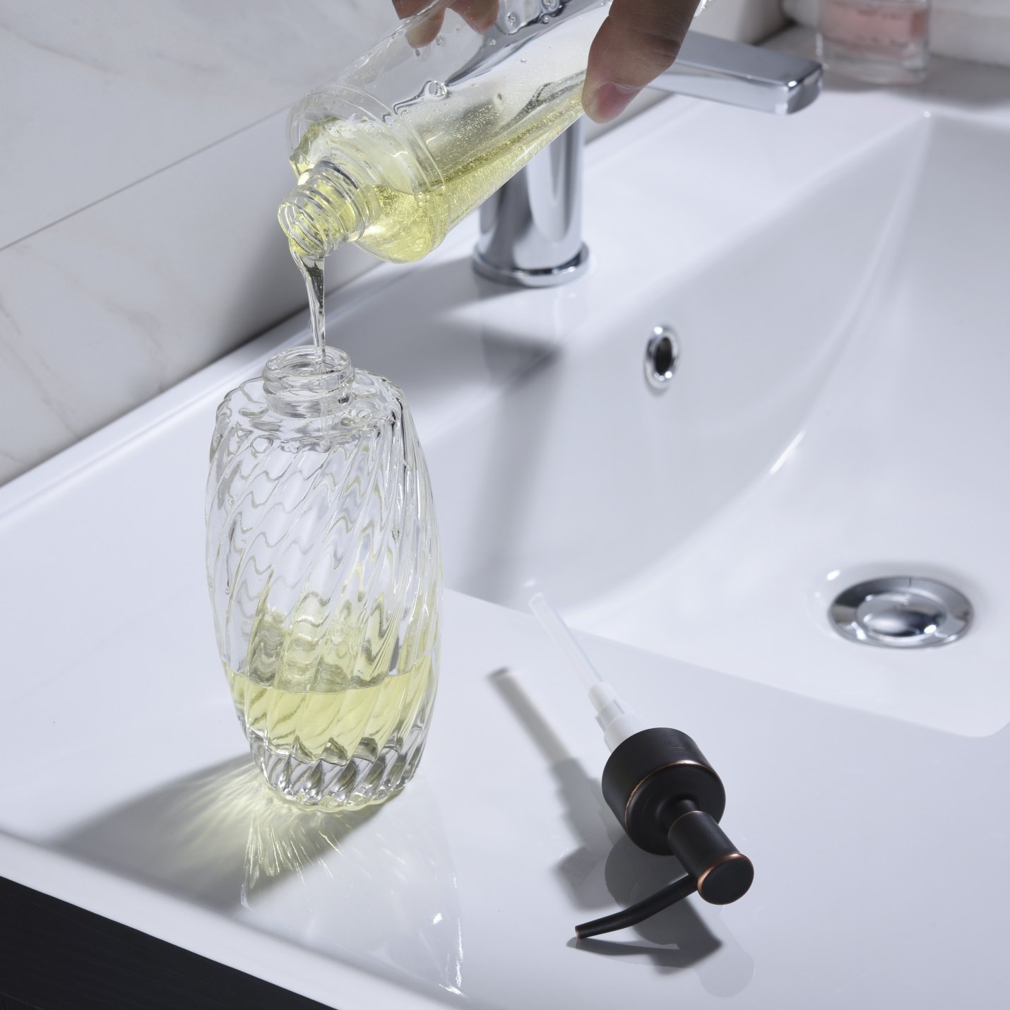 Delle Rosa Countertop Glass Soap Dispenser Oil Rubbed Bronze Clear Glass Bottle Dispenser for Kitchen, Bathroom Essential Oils, Lotions, Liquid Soaps