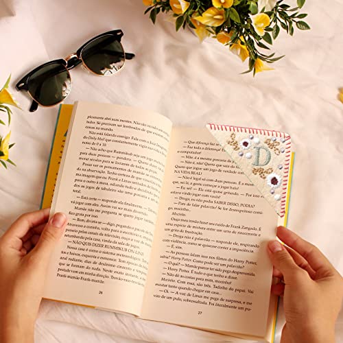 Personalized Hand Embroidered Corner Bookmark, Unique Corner Page Bookmarks for Women Personalized Book Lovers Gifts, 26 Letters Cute Flower Embroidered Funny Felt Book Markers for Reading, Spring D