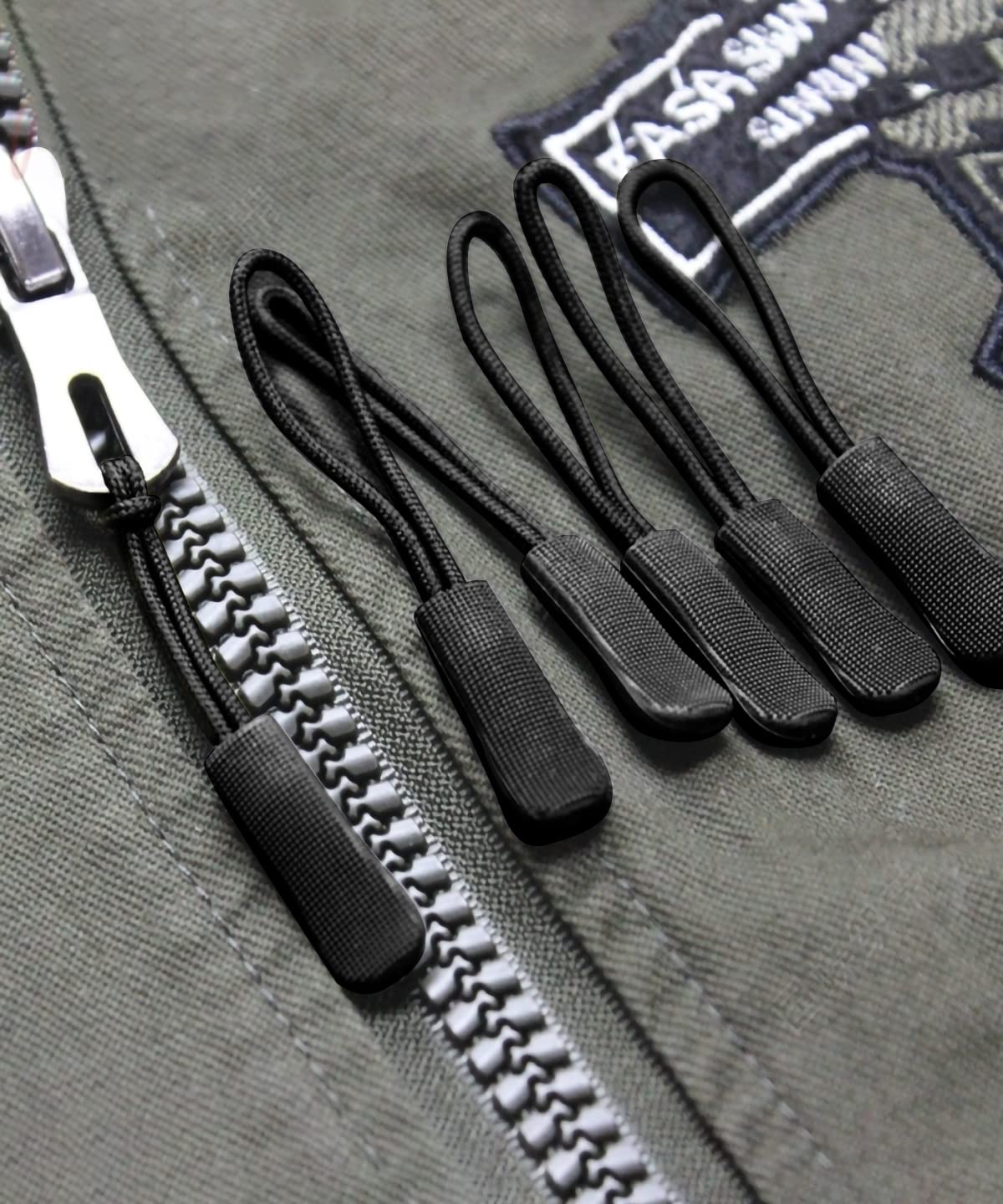 Zipper Pull, Upgraded Zipper Pull Replacement (24 Pack), Universal Replacement Zipper Pull, Zipper Tab Replacement, Small Zipper Pulls for Backpacks, Luggage, Clothes, Jacket, Purse, Boot (Black)
