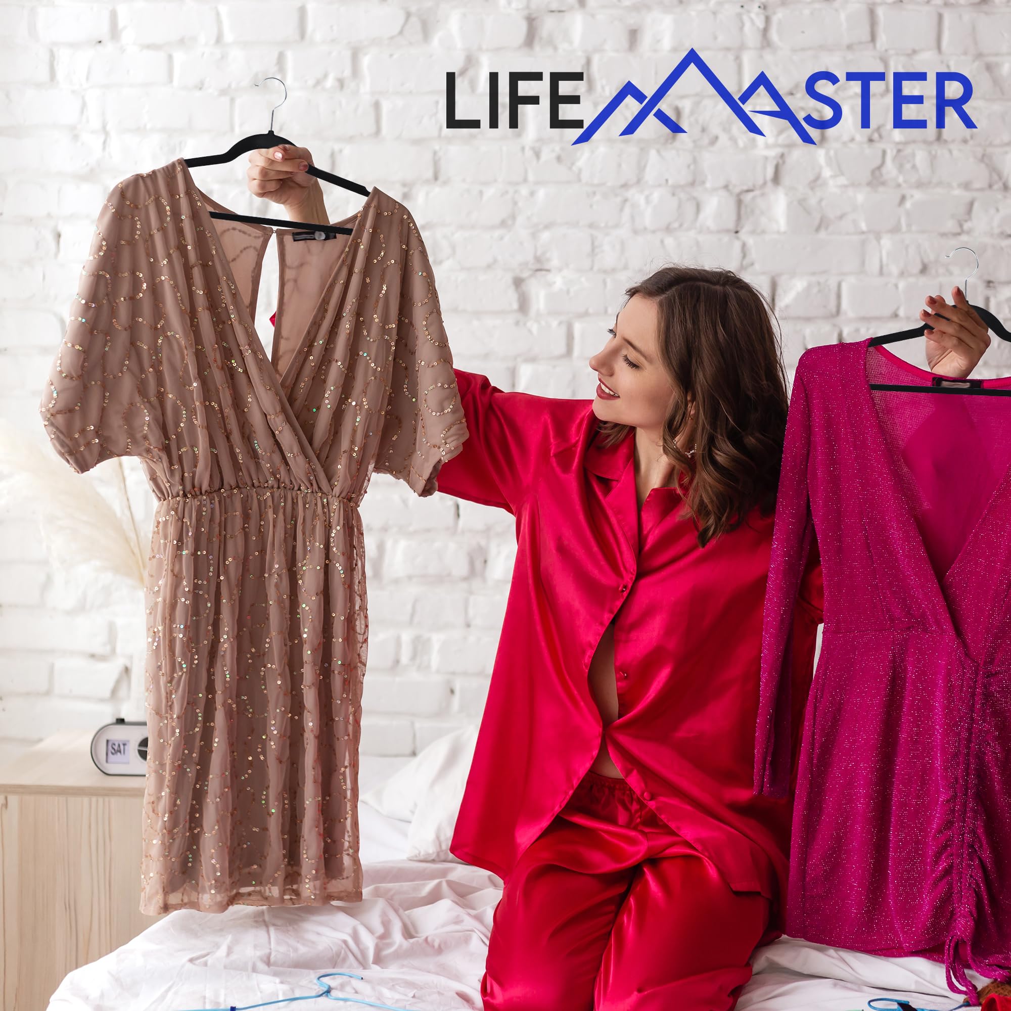 Lifemaster Velvet Non-Slip Plastic Hanger Set - 20 Pieces Non-Slip Clothes Hanger Set with 360° Swivel Hook, Space-Saving, Sleek Design, Smooth Velvet Finish, Lightweight Construction - Black