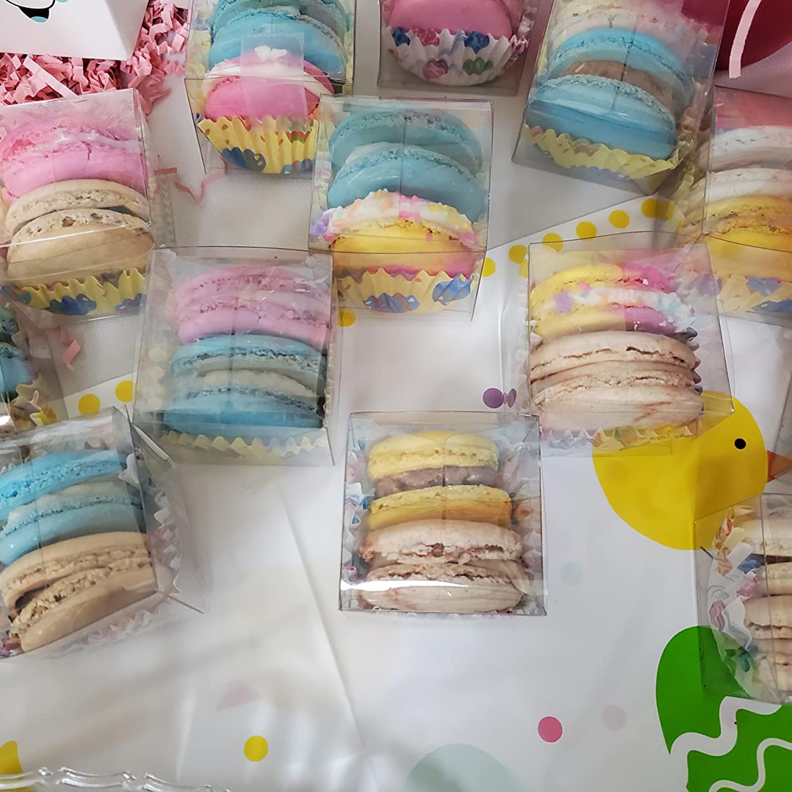 HOZEON 150 PCS Clear Favor Boxes 2 x 2 x 2 inches, Clear Plastic Gift Boxes, Transparent Gift Box for Candy, Cookies, gift, Wedding, Birthday Party, Cupcakes, Thanksgiving, Christmas