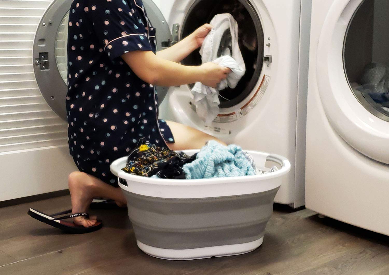 SAMMART 28L (7.4 gallon) Collapsible Plastic Laundry Basket-Oval Tub/Basket - Portable Washing Tub-Space Saving Laundry Hamper, Water capacity: 22L (5.8 gallon) (1, Grey)