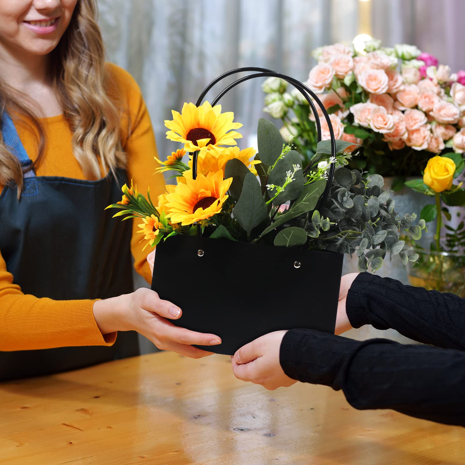 Teling 12 Pcs Kraft Paper Flower Gift Bags Bouquet Bags with Handle Waterproof Bouquet Gift Box Empty Bouquet Bags for Flowers Rectangle Packaging Wrap Bags for Mother's Day Graduation (Black, Pink)