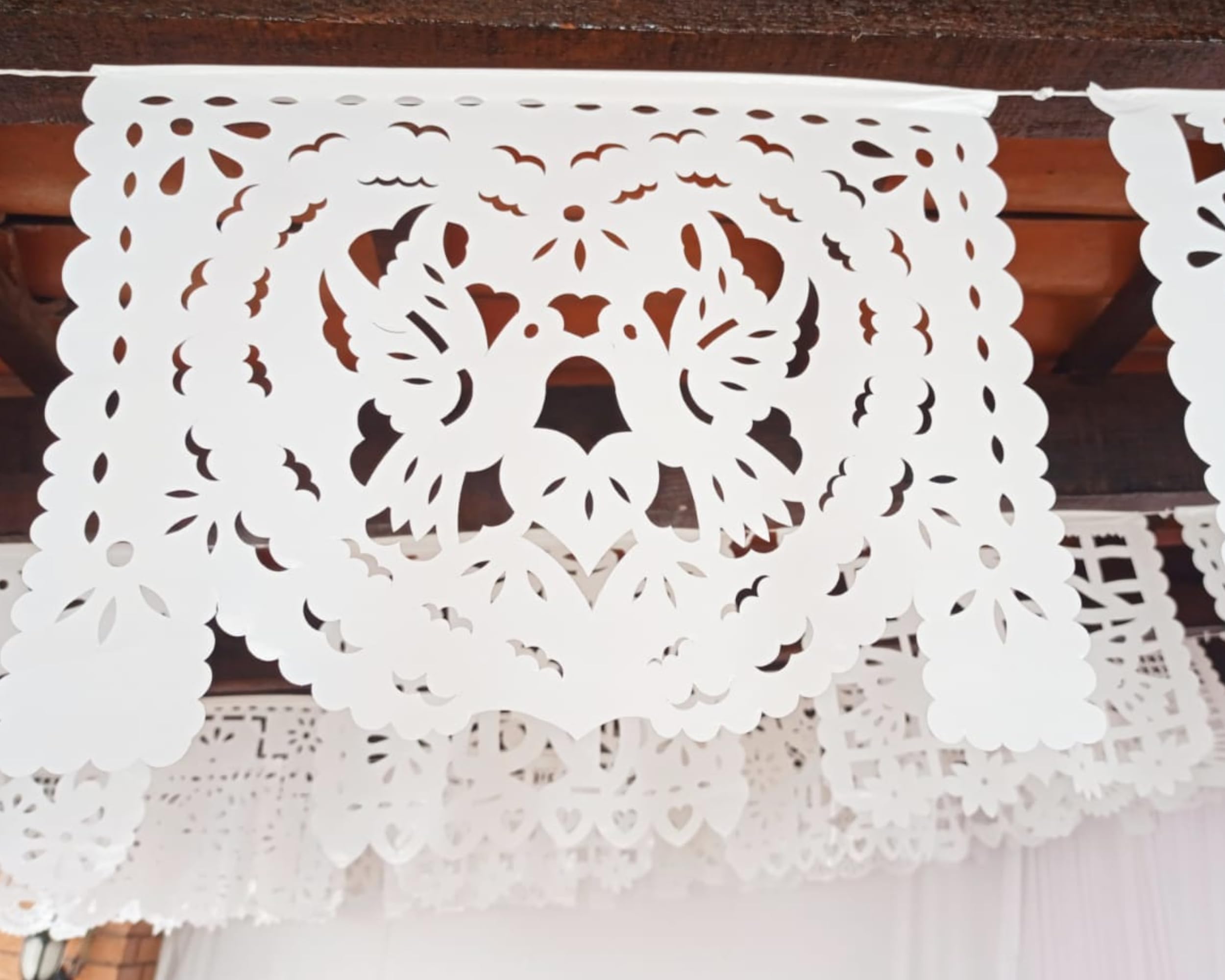 5 Pk Mexican Plastic Banners, 75 ft Long White Mexican Wedding Garlands, Perfect for Rehearsals, Bridal Shower, Photo Booth Backdrop, Engagement Party, Wedding Backdrop Banner B41