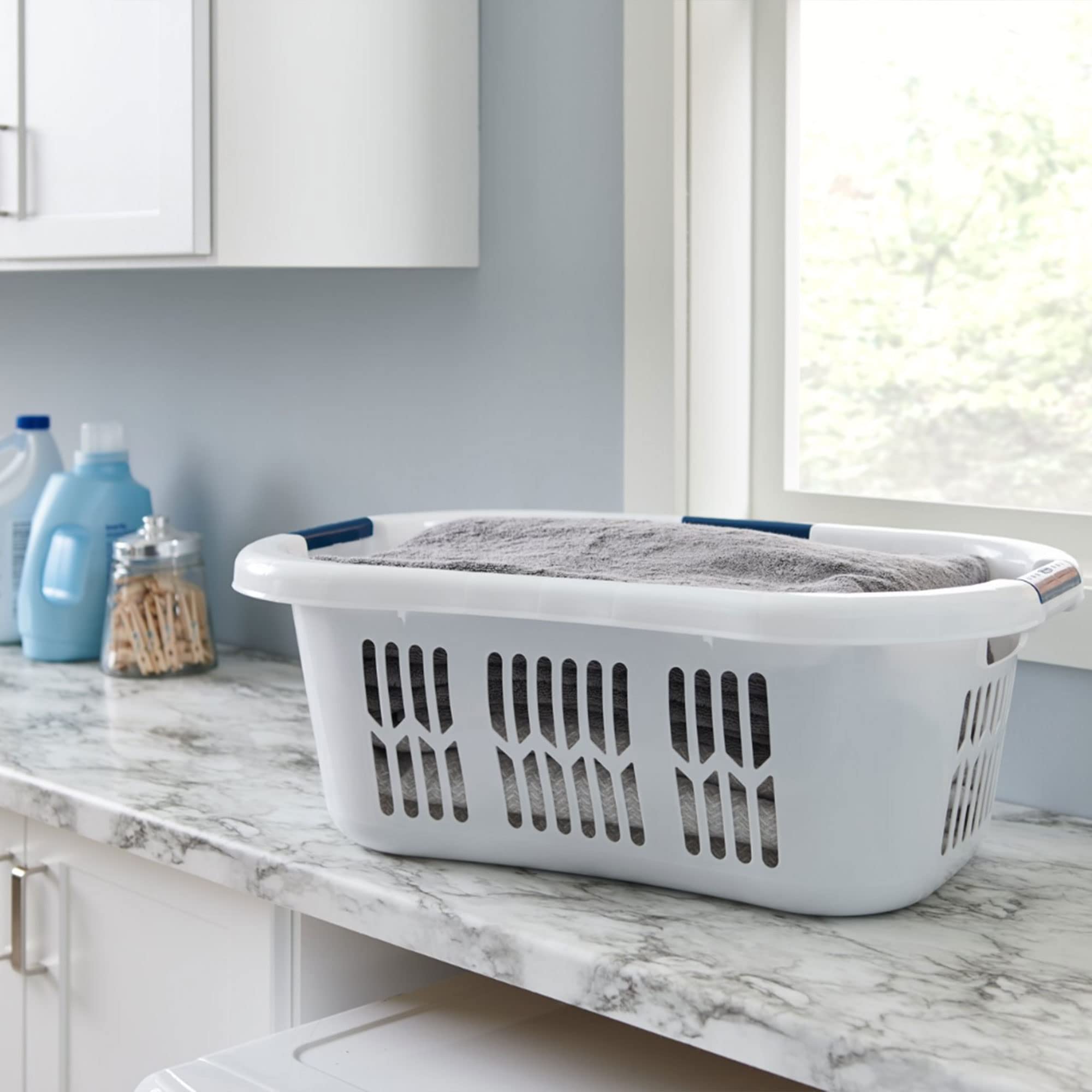 Rubbermaid Laundry Basket, XL Hip-Hugger Basket, 2.1-Bushel, White, Laundry, Storage, Bathroom, Bedroom, Home Closet Clothes Basket