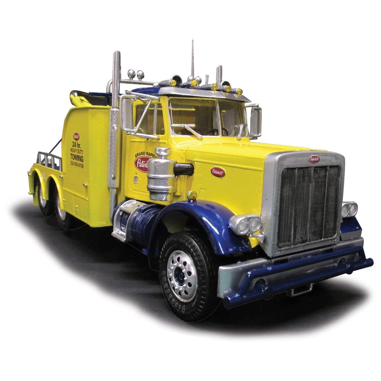AMT Peterbilt 359 Wrecker Model Kit - 1/25 Scale Buildable Tow Truck for Kids and Adults (AMT1133)