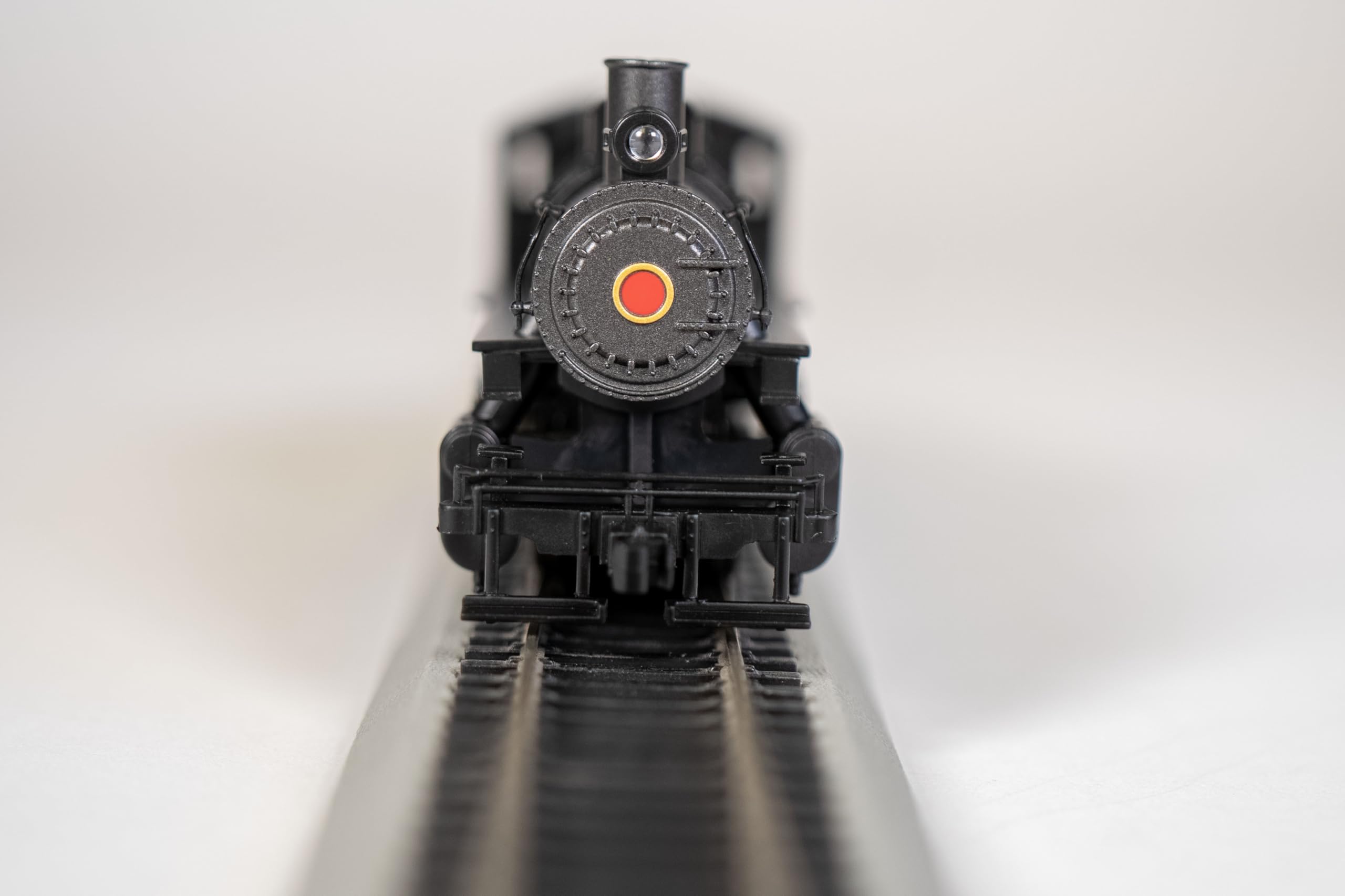 Bachmann Trains - USRA 0-6-0 Locomotive with Smoke and Slope Tender - ATSF #2034 - HO Scale