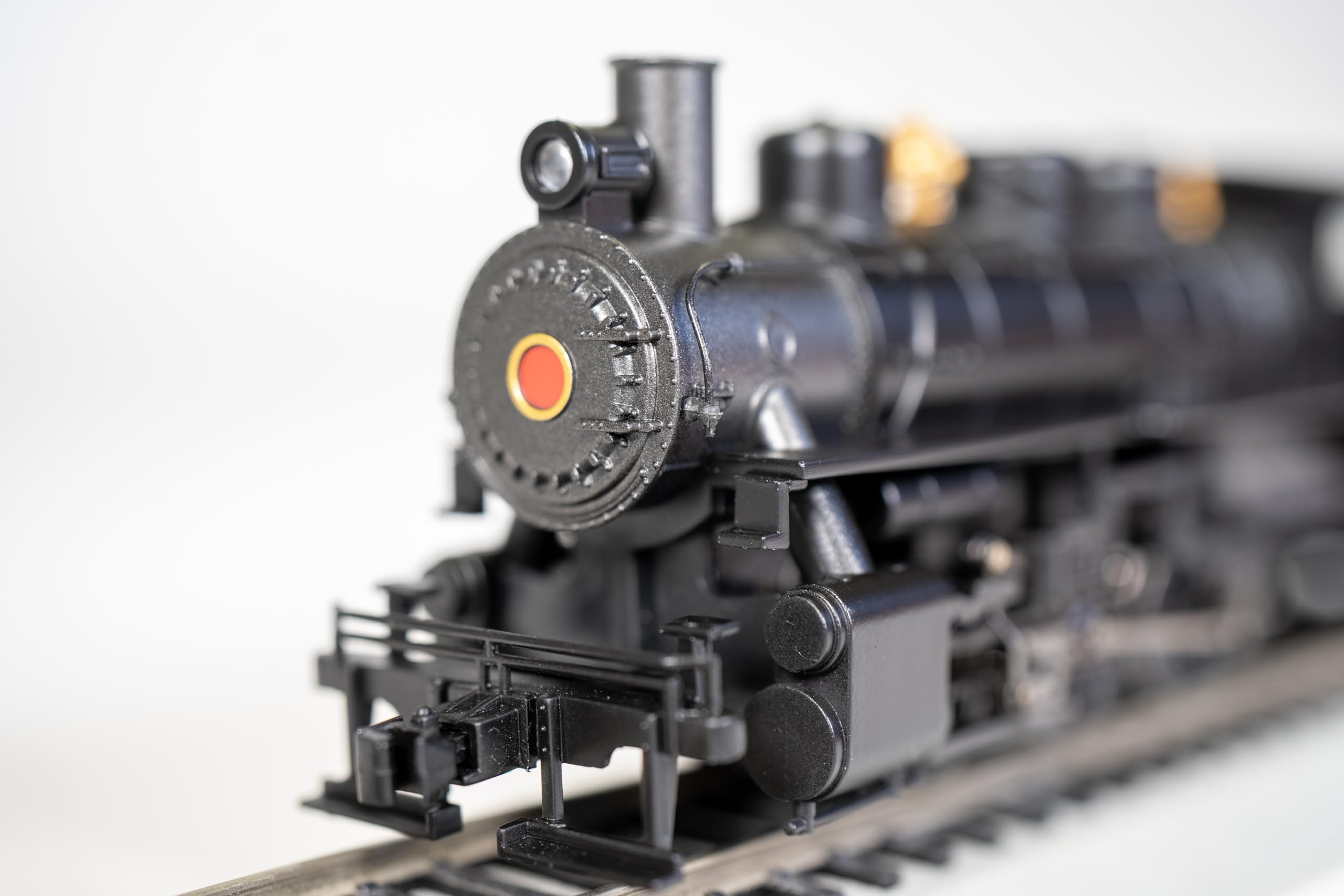 Bachmann Trains - USRA 0-6-0 Locomotive with Smoke and Slope Tender - ATSF #2034 - HO Scale