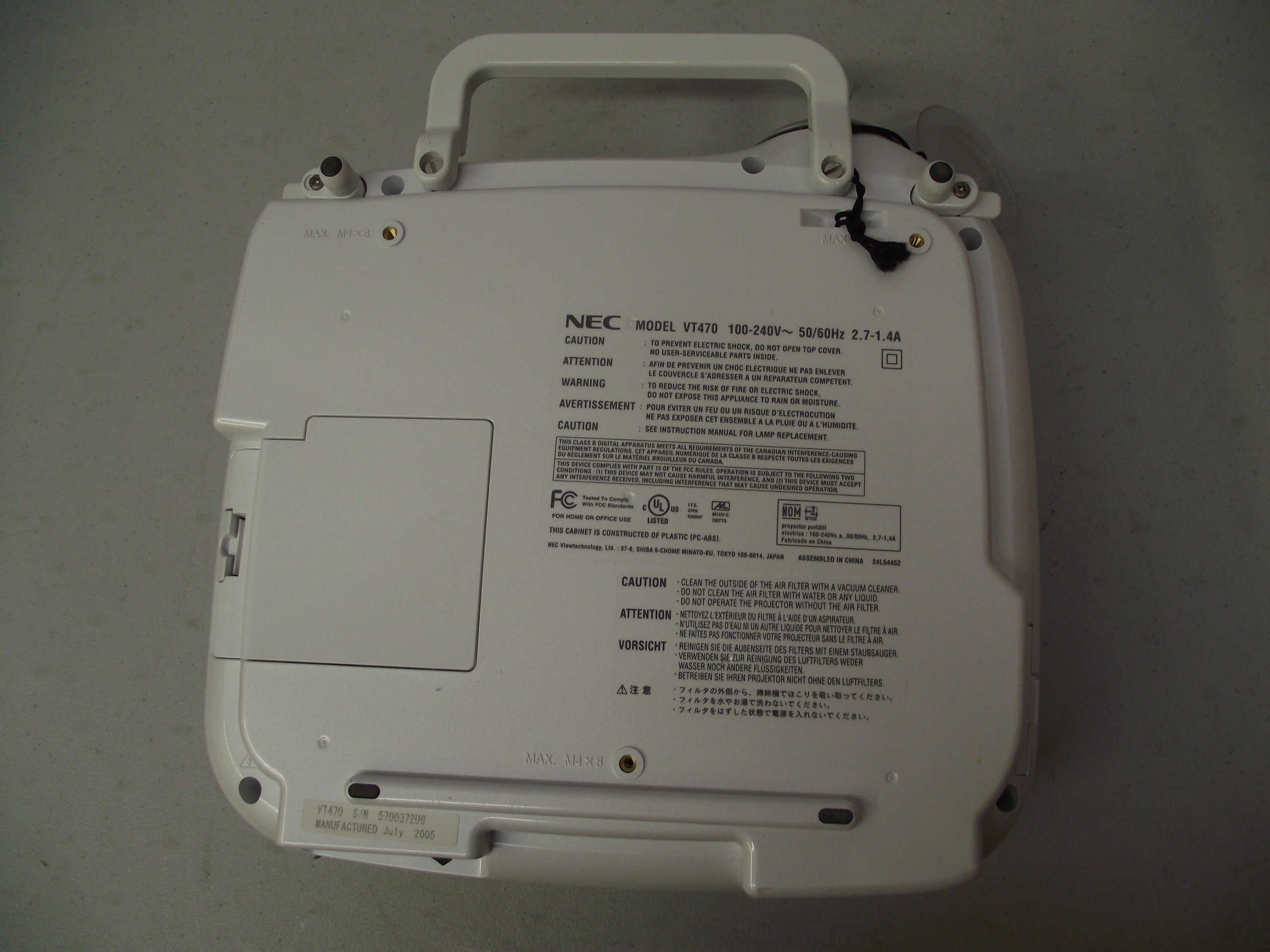 NEC VT470 Digital Video Projector 2000 ANSI Lumens