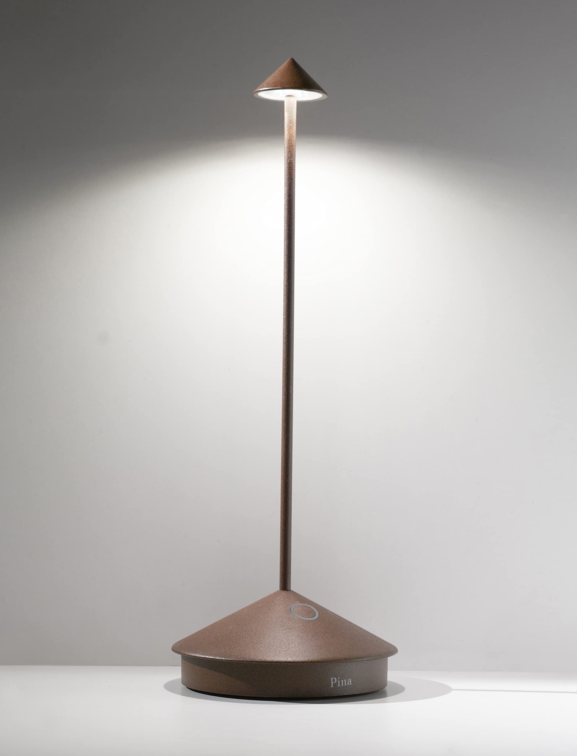 Pina Pro LED Table lamp (Color: Rust) in Aluminum, Indoor/Outdoor use, Contact Charging Base, H29cm, USA Plug