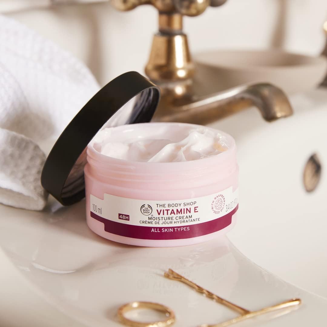 The Body Shop Vitamin E Moisture Cream β Fast Absorbing β Hydrates, Moisturizes and Protects β For Dehydrated Skin β 1.7 oz