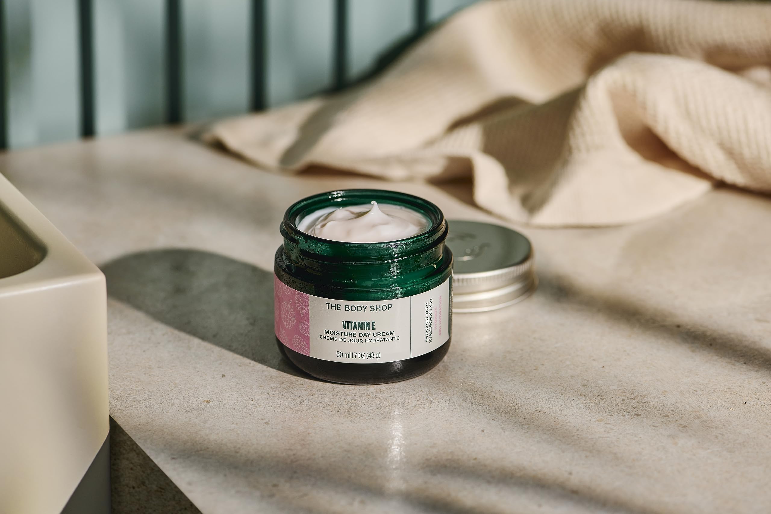 The Body Shop Vitamin E Moisture Cream β Fast Absorbing β Hydrates, Moisturizes and Protects β For Dehydrated Skin β 1.7 oz