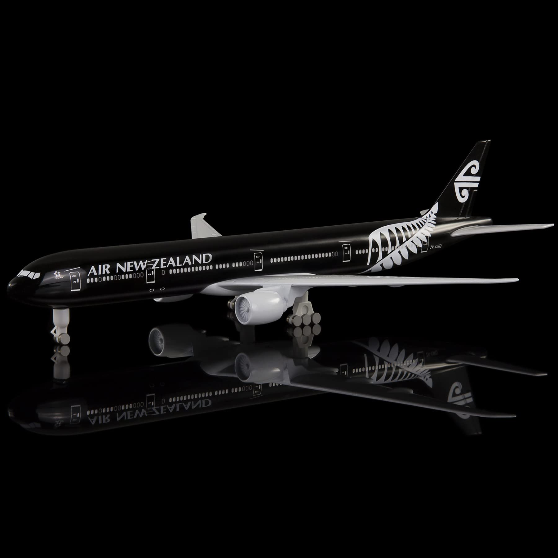 Busyflies 1:300 Scale New Zealand Boeing 777 Airplane Models Alloy Diecast Airplane Model