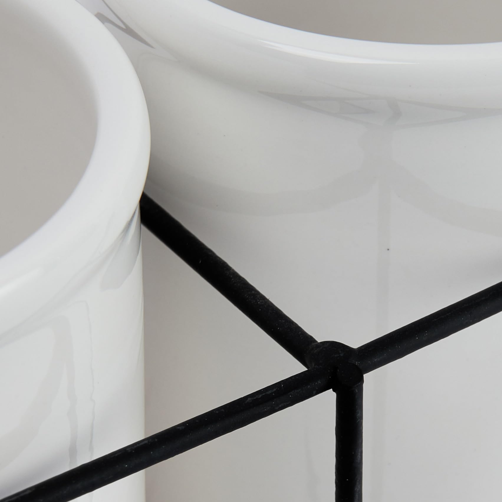 Creative Co-Op Farmhouse Ceramic Crocks in Metal Holder, White and Black
