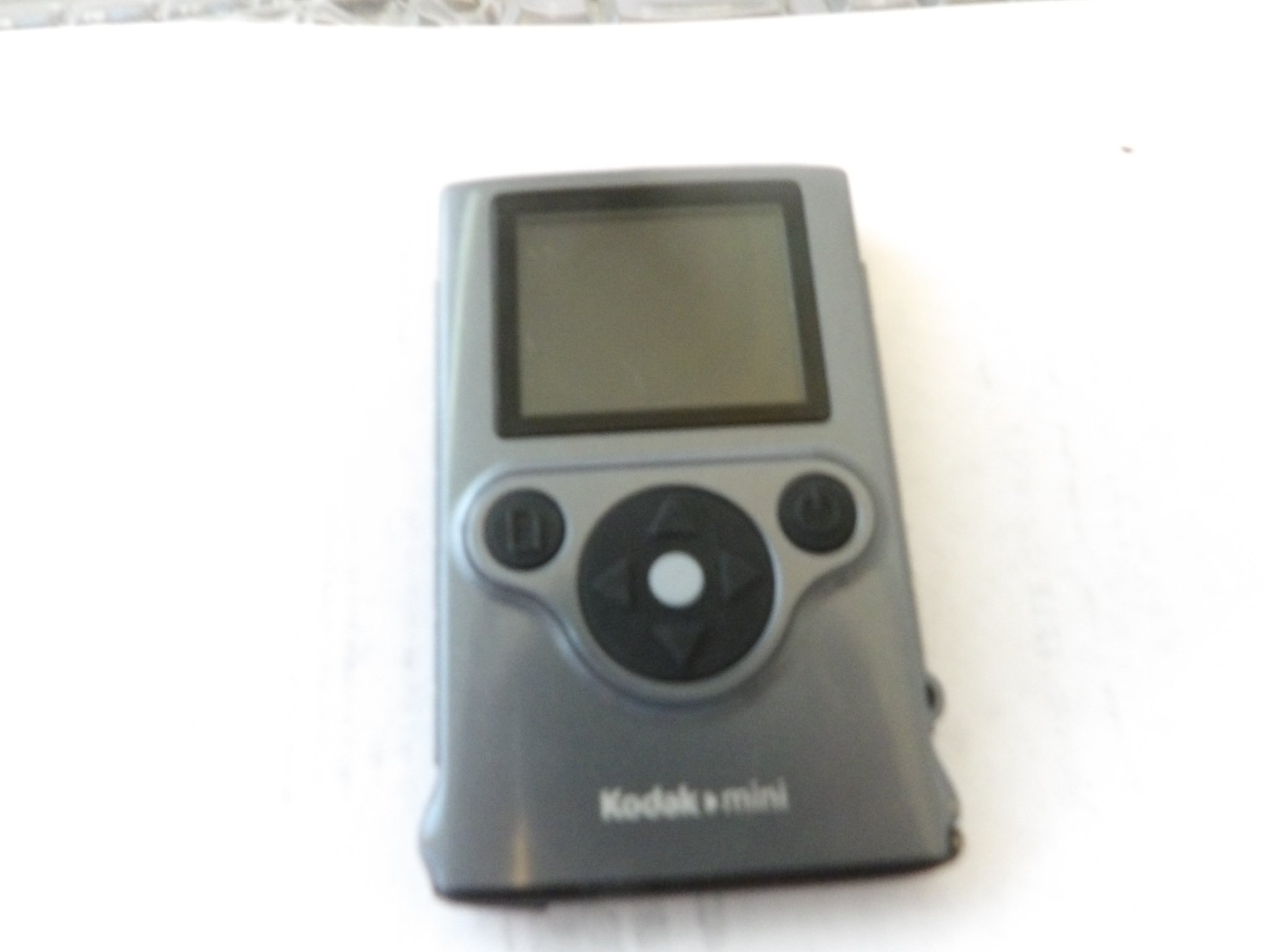 Kodak ZM1-NM 1 MP 1-Inch LCD CMOS Sensor Digital Camera with 3 x Optical Zoom (Silver) (Discontinued by Manufacturer)