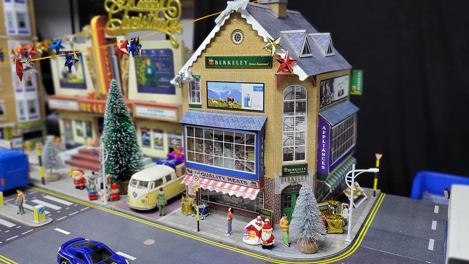 The CityBuilder Corner SUPERMART Cardboard Model Making Kit - O Scale Model Railroad Building