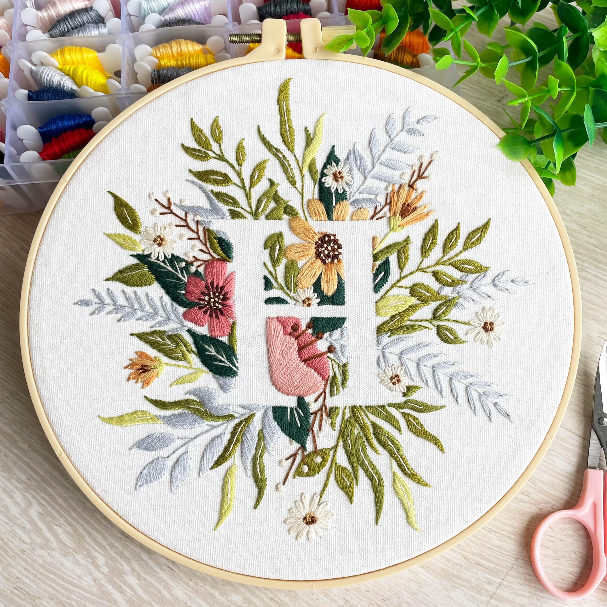 Silentsea Embroidery kit, 3 Sets of Floral Patterns for Beginners, with Hoops, Embroidery Cloth, Needles, Embroidery Thread and Other Tools