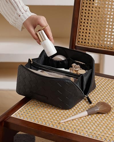 EACHY Travel Makeup Bag, Large Capacity Cosmetic Bags for Women, Waterproof Portable Open Flat Toiletry Bag Make up Bag with Divider and Handle (Checkered-Black, Medium)