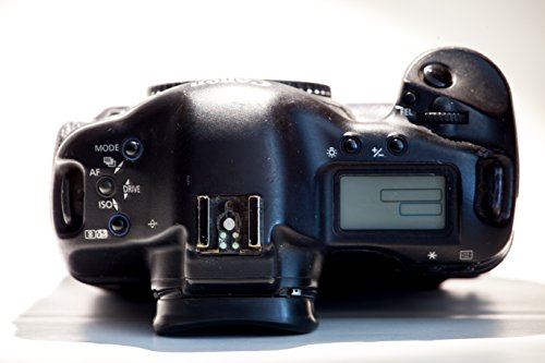 Canon EOS-1Ds 11.1MP Digital SLR Camera (Body Only)
