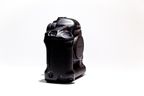 Canon EOS-1Ds 11.1MP Digital SLR Camera (Body Only)
