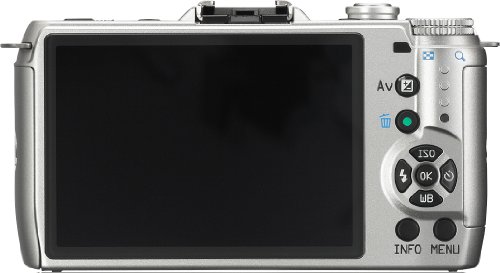 Pentax Q7 12.4MP Mirrorless Digital Camera with 3-Inch LCD - Body Only (Silver) (OLD MODEL)