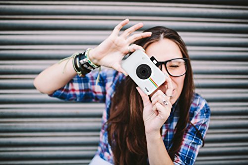 Zink Polaroid Snap Instant Digital Camera (White) with ZINK Zero Ink Printing Technology