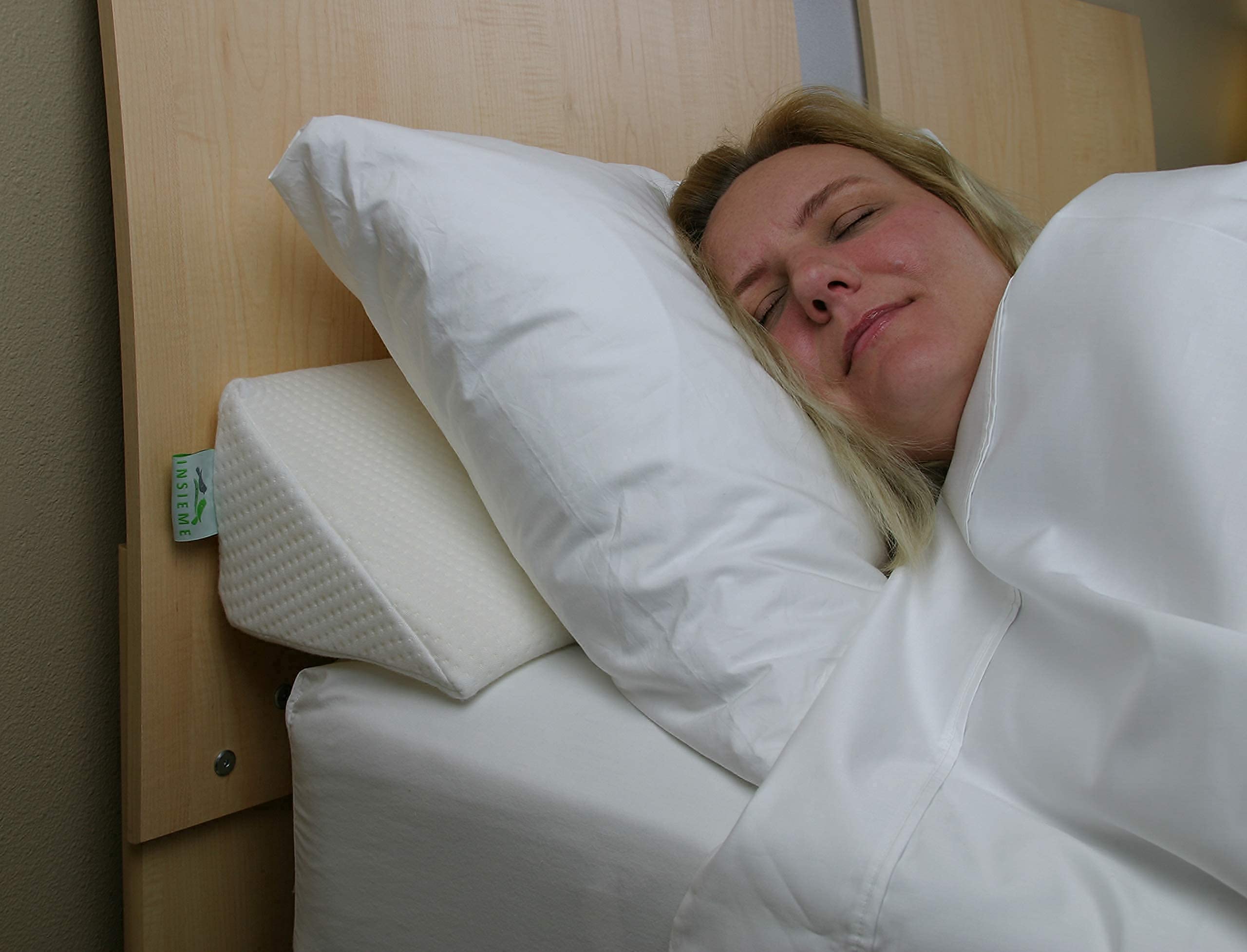 Insieme King Size Headboard Gap Filler (White). Long Bed Wedge Pillow for Covering Cracks Between Bed & Headboard or Wall with Pillow Support (76x8x6 inch)