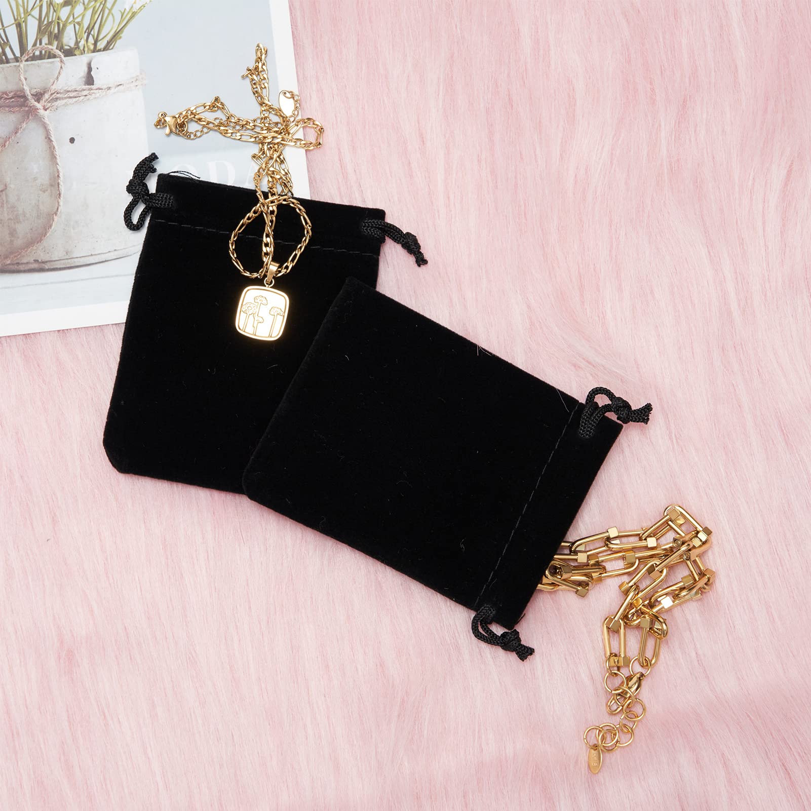 Tendwarm 20 Pcs 3x4 Inches Velvet Drawstring Bags Jewelry Pouches Candy Bags Christmas Wedding Favors