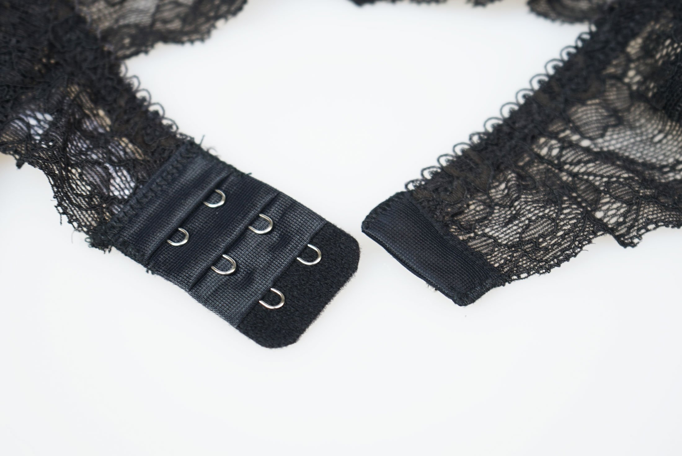 TVRtyle Black Lace Sexy Women Metal Clips Garter Belts For Stockings,Black, Small