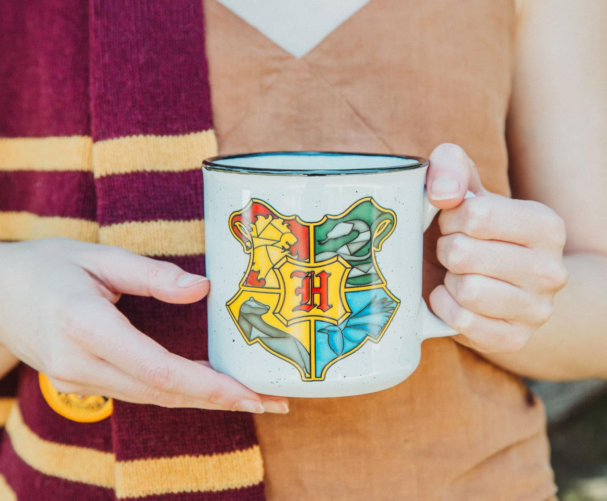 Silver Buffalo Harry Potter Hogwarts Crest Camper Ceramic Mug, 20 Ounces