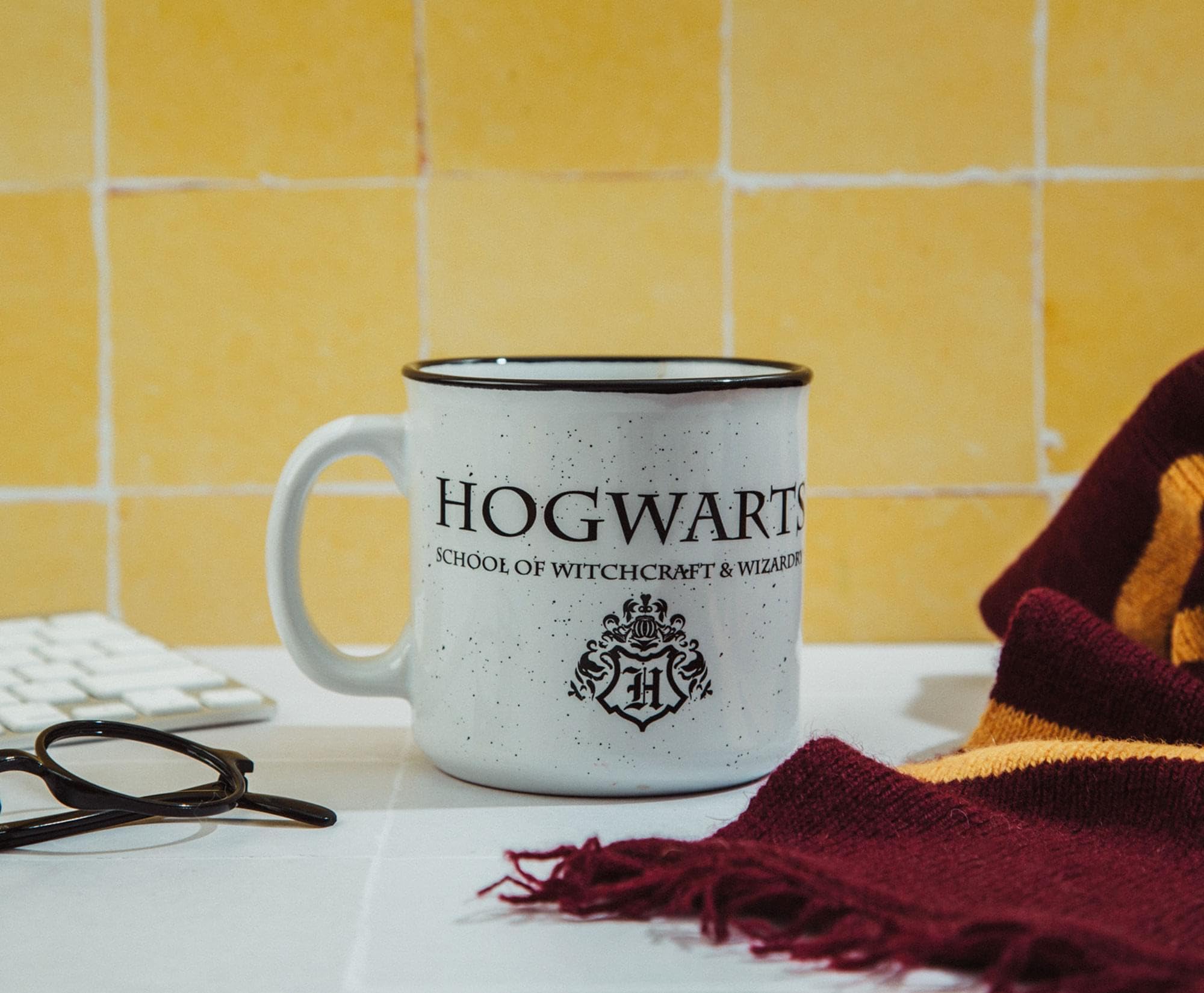 Silver Buffalo Harry Potter Hogwarts Crest Camper Ceramic Mug, 20 Ounces