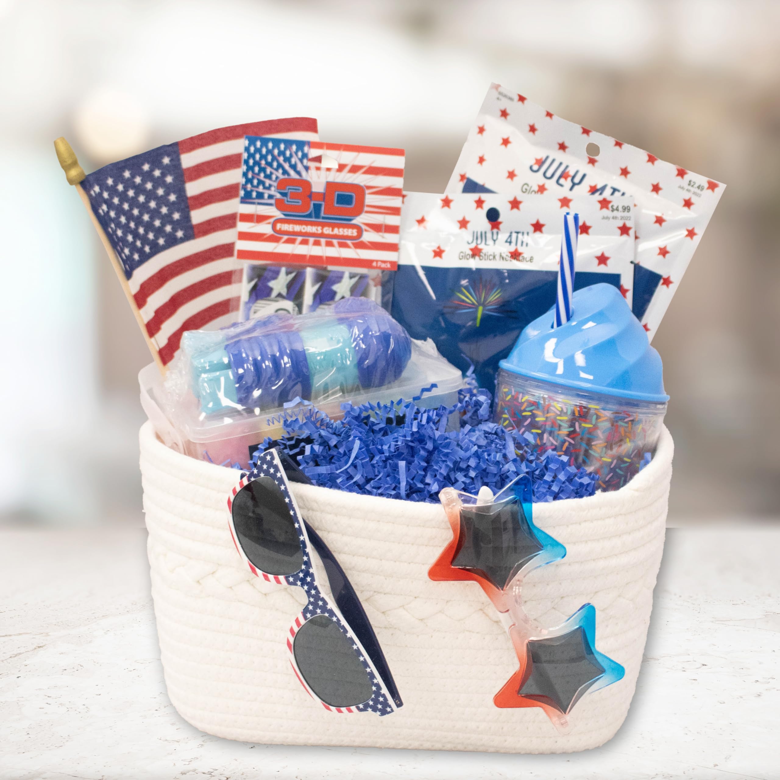 MagicWater Supply Crinkle Cut Paper Shred Filler (4 oz) for Gift Wrapping & Basket Filling - Royal Blue