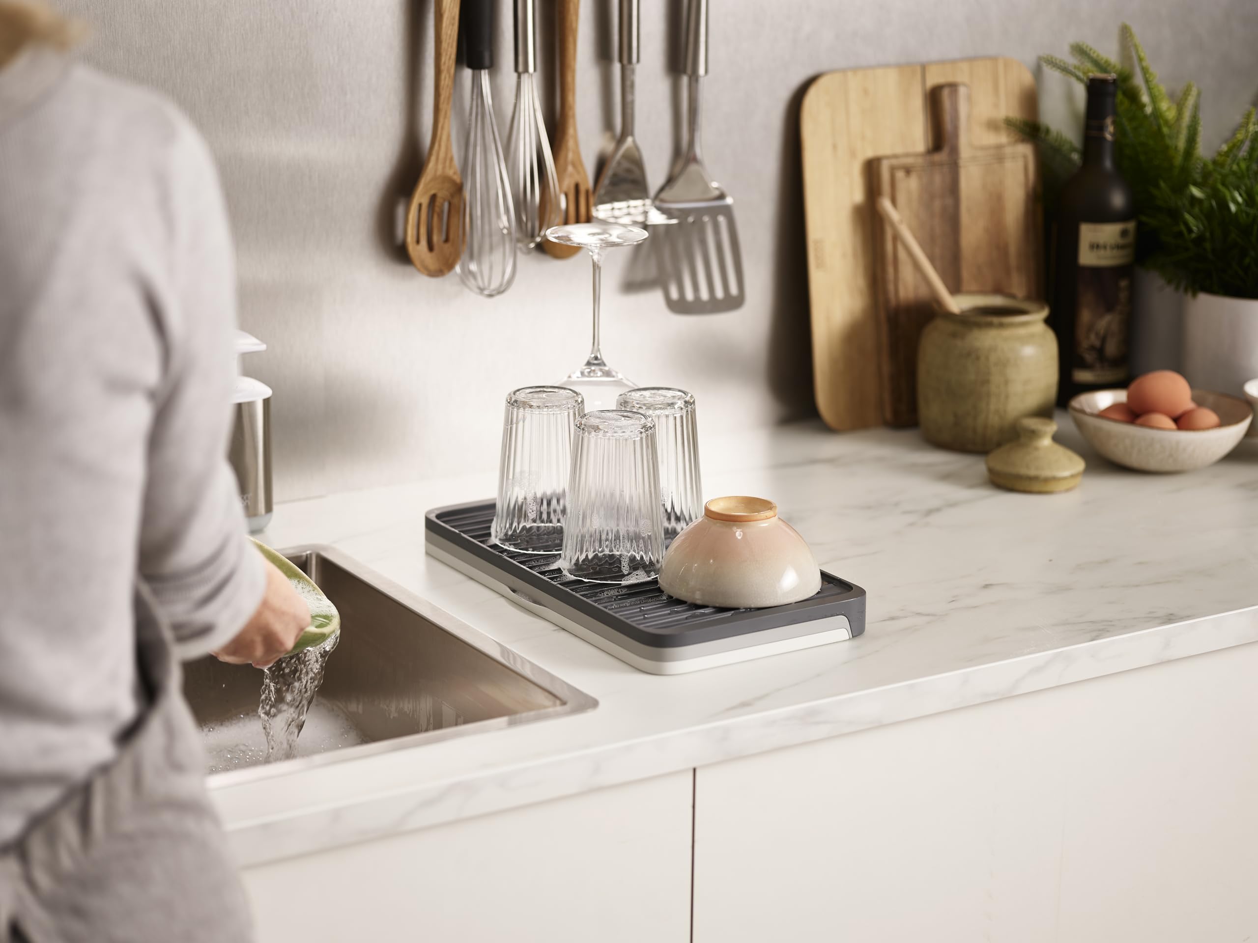 Joseph Joseph 85178 Tier Expandable Draining Mat, Gray, UK 2