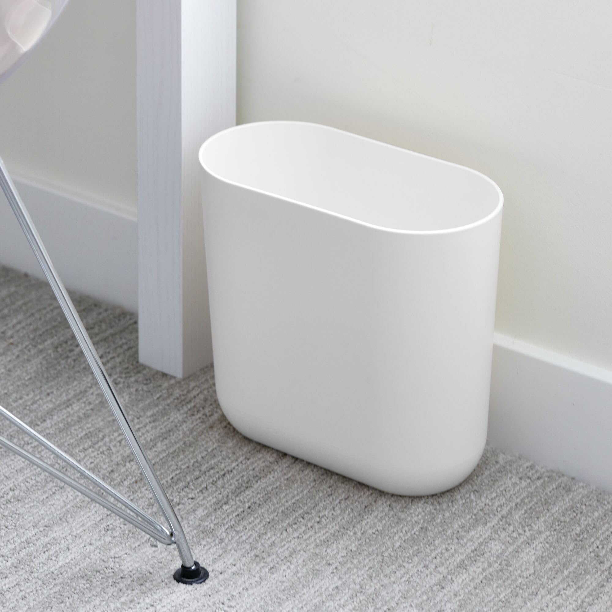 iDesign Slim Oval Plastic Waste Basket The Cade Collection, 10.56” x 5.5” x 9.77”, White