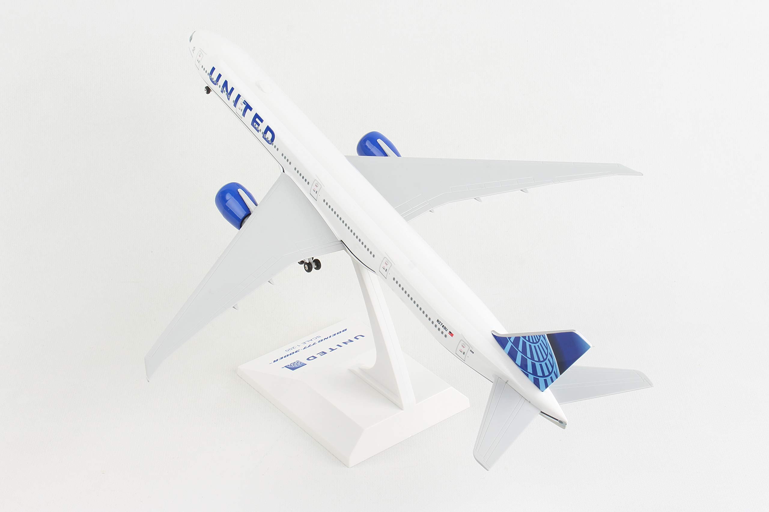 Daron SkyMarks United 777-300ER 1/200 w/Gear SKR1054 2019 Blue Livery, White