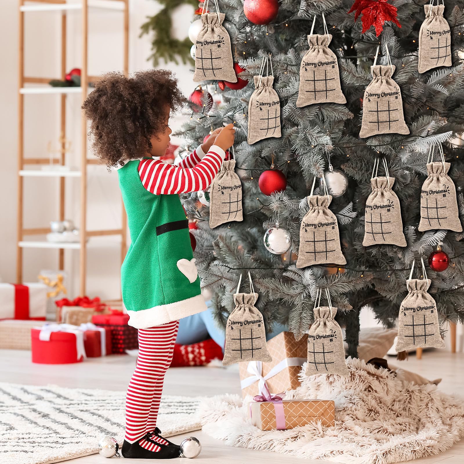 Windyun 100 Set Christmas Tic Tac Toe Game Bulk Xmas Board Game 3.94 x 5.91 Burlap Drawstring Bag with 1000 Christmas Tree and Stocking Classroom Games Christmas Gifts Party Family Games