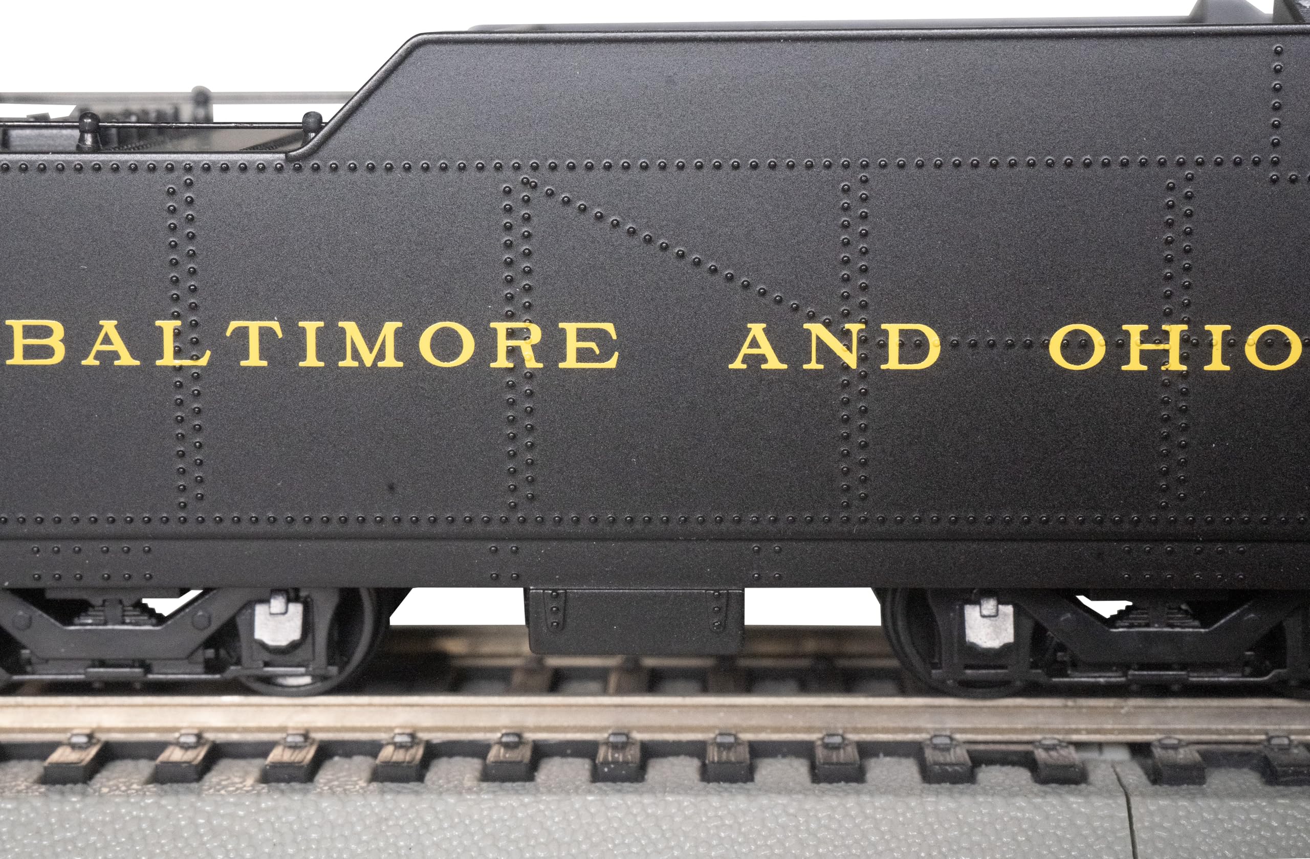 Bachmann Trains - Prairie 2-6-2 w/Smoke & Tender - B&O #2453 - HO Scale