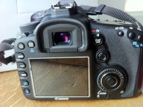 Canon EOS 7D 18 MP CMOS Digital SLR Camera Body Only (discontinued by manufacturer)